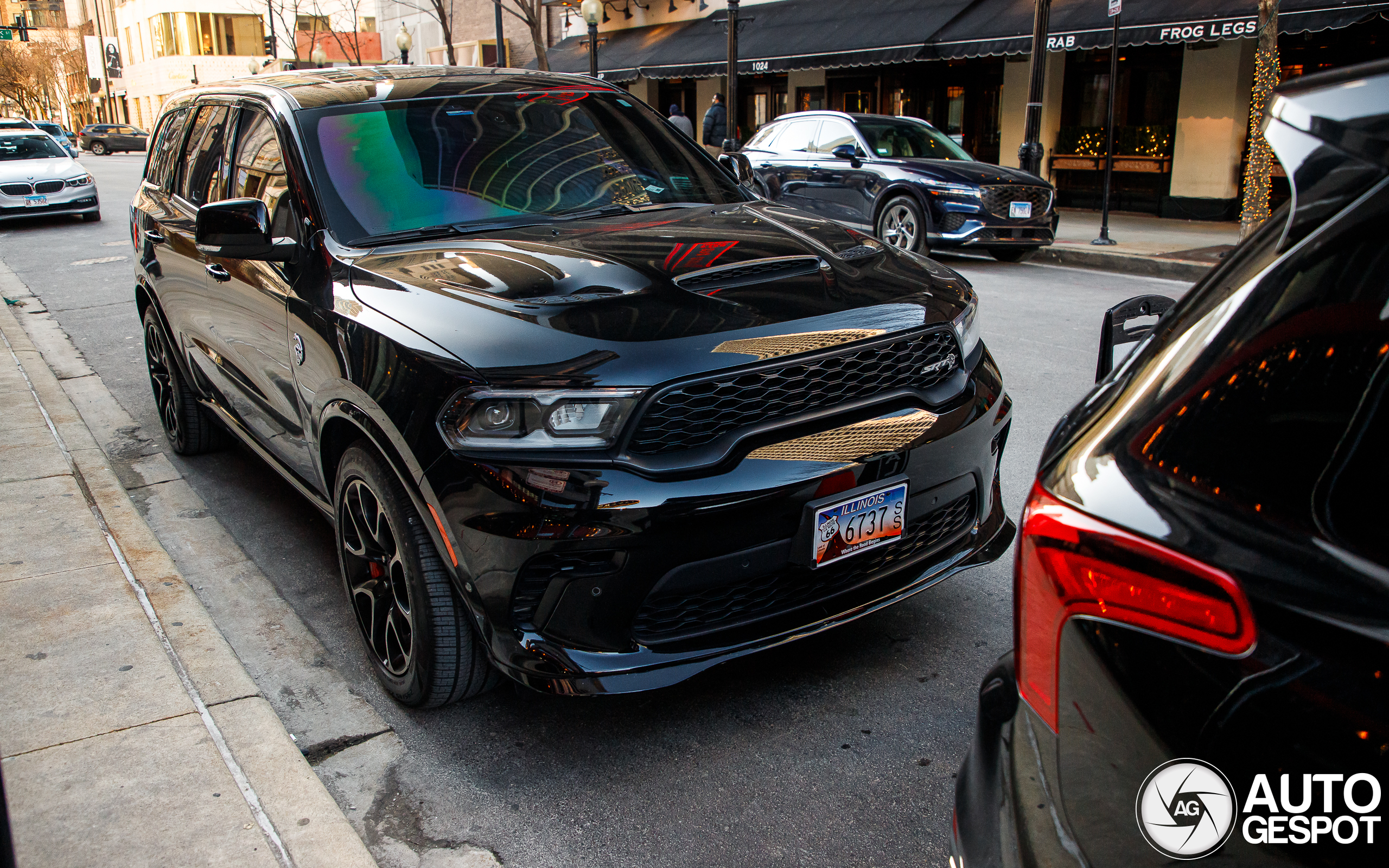Spotter legt twee auto's met hetzelfde kenteken vast in twee continenten