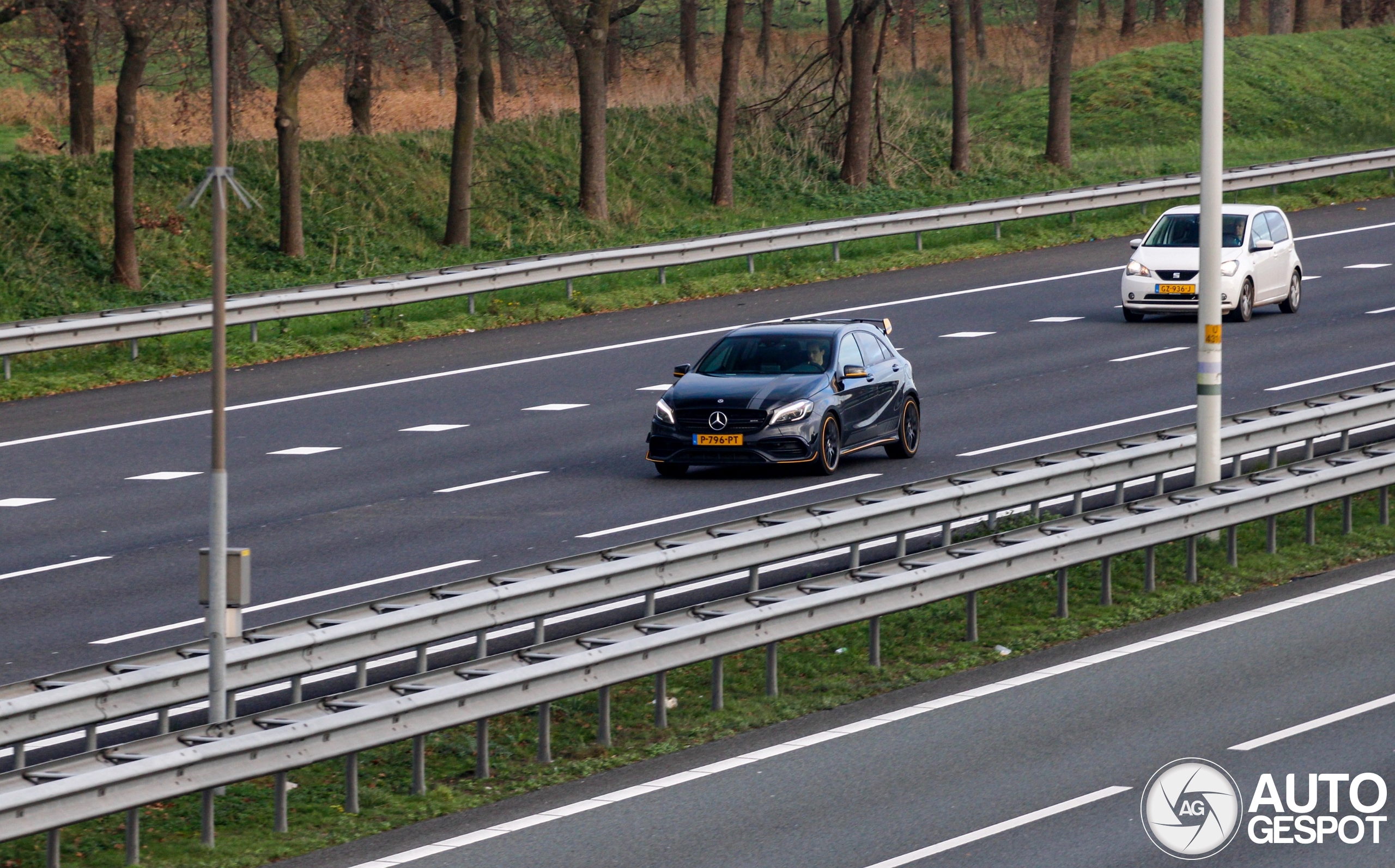 Mercedes-AMG A 45 W176 Yellow Night Edition - 22 December 2025 - Autogespot