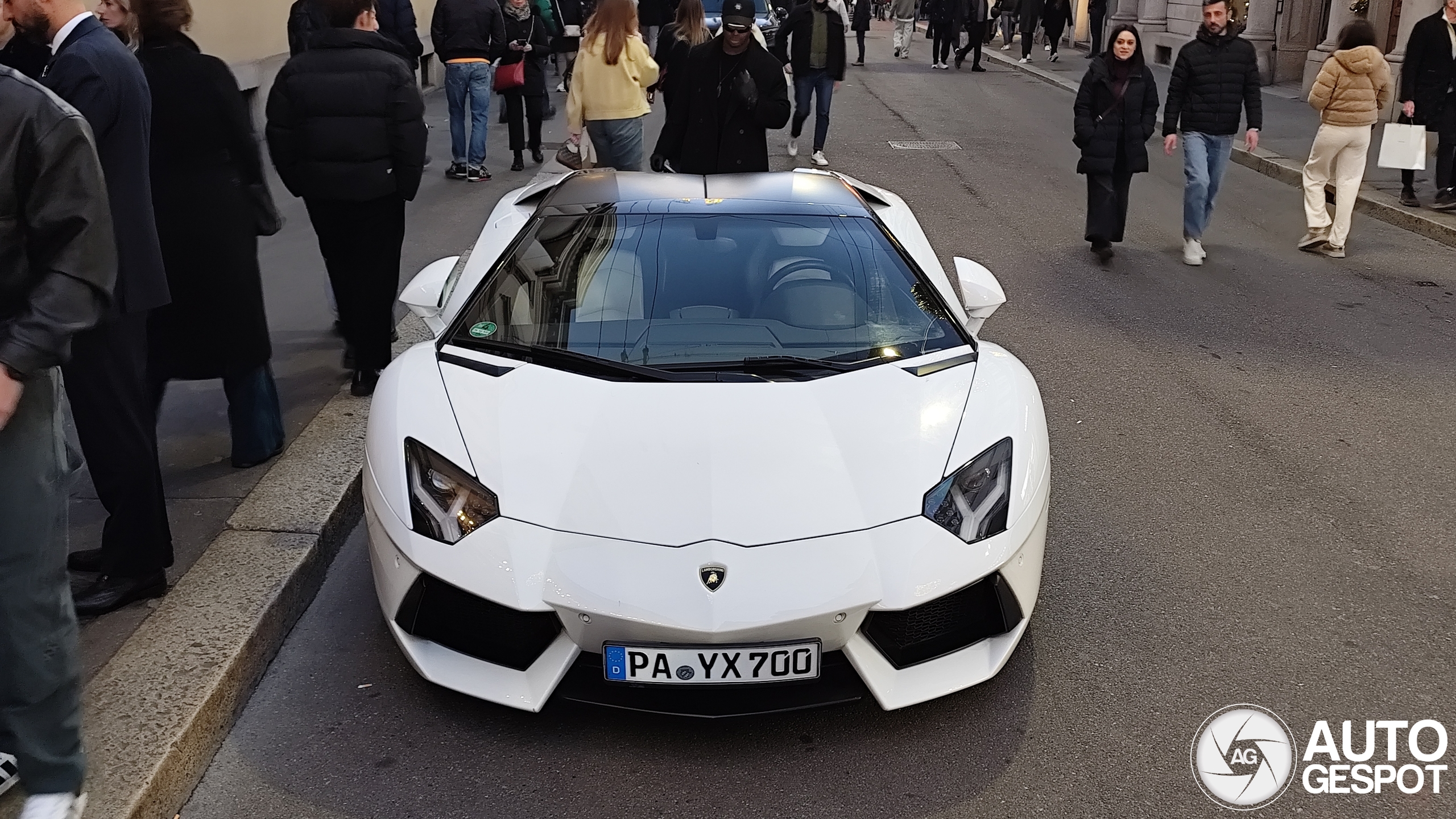 Lamborghini Aventador LP700-4 Roadster - 27 December 2025 - Autogespot