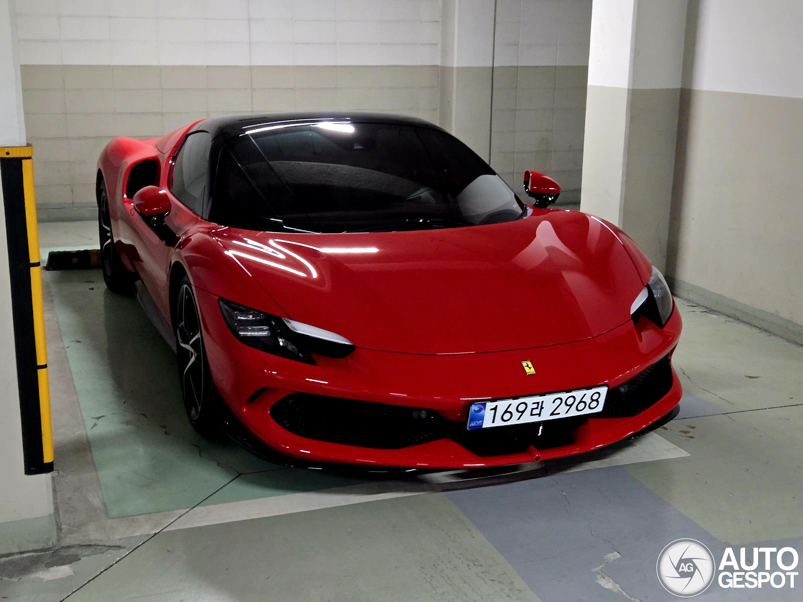 Ferrari 296 GTS - 01 January 2026 - Autogespot