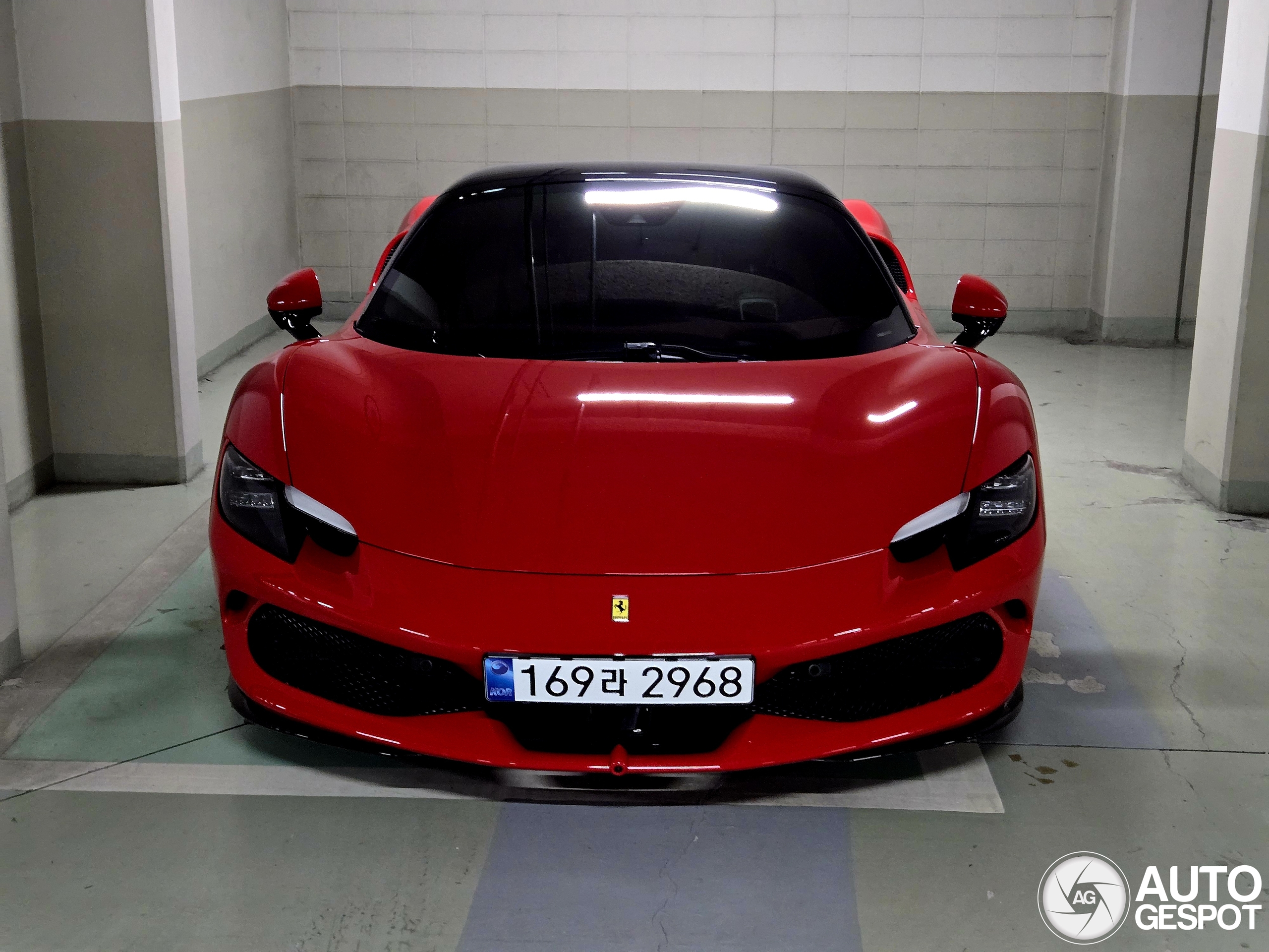 Ferrari 296 GTS - 01 January 2026 - Autogespot