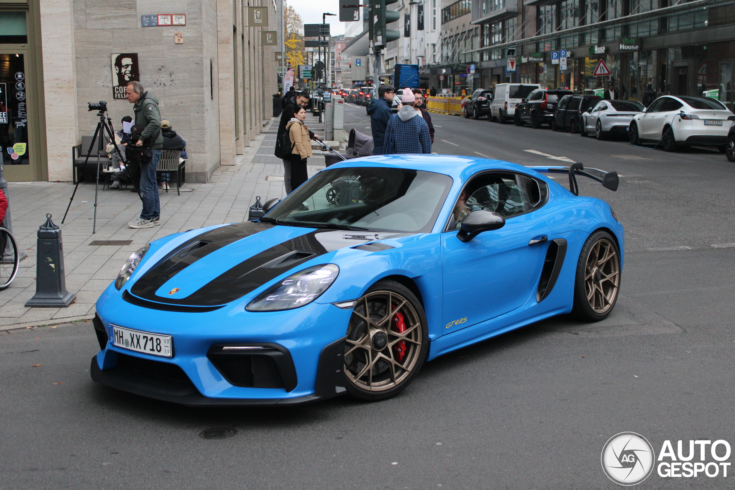 Porsche 718 Cayman GT4 RS Weissach Package - 02 January 2026 - Autogespot