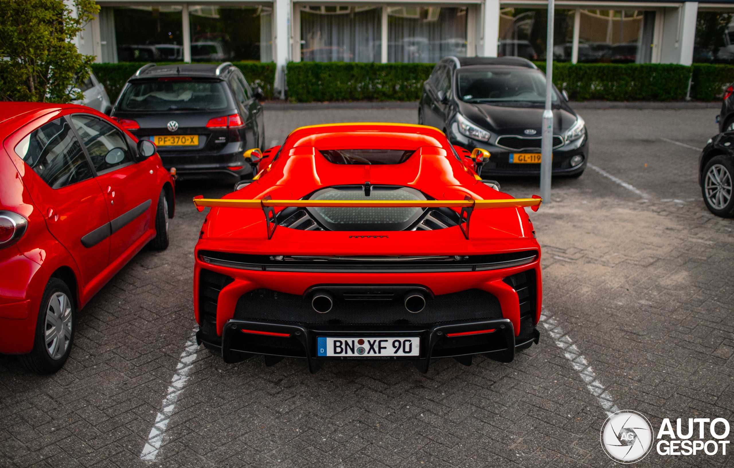 Ferrari SF90 XX Spider Le Mans Edition - 04 January 2026 - Autogespot