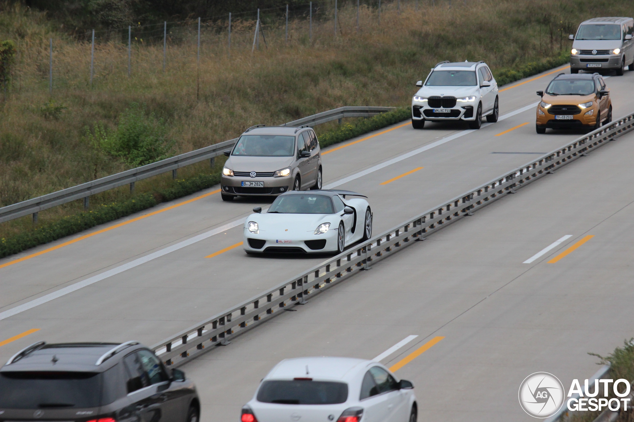 Porsche 918 Spyder Weissach Package - 10 January 2026 - Autogespot