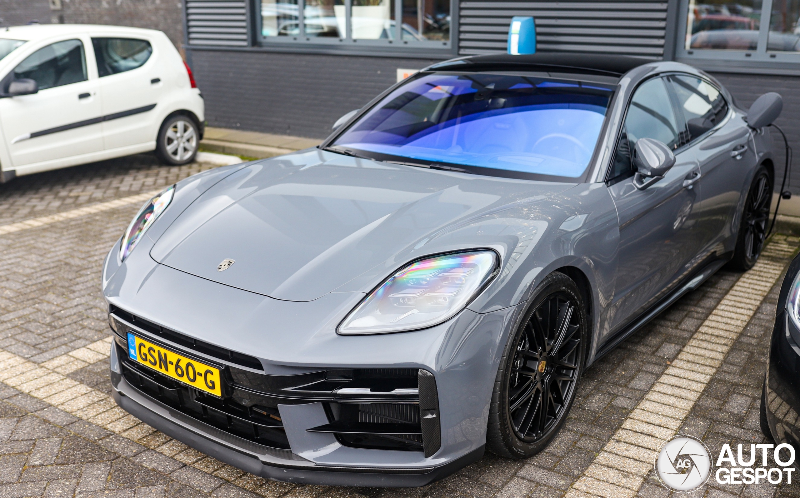 Porsche 972 Panamera Turbo S E-Hybrid - 19 January 2026 - Autogespot