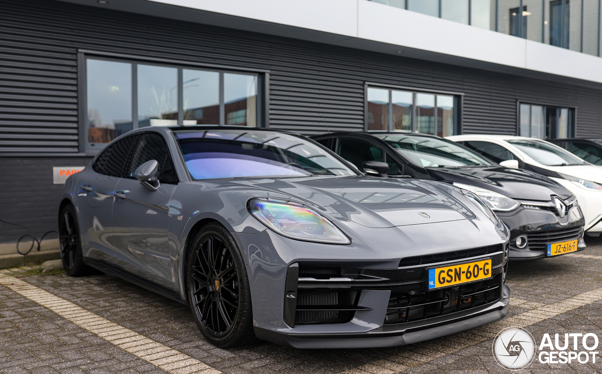 Porsche 972 Panamera Turbo S E-Hybrid - 19 January 2026 - Autogespot