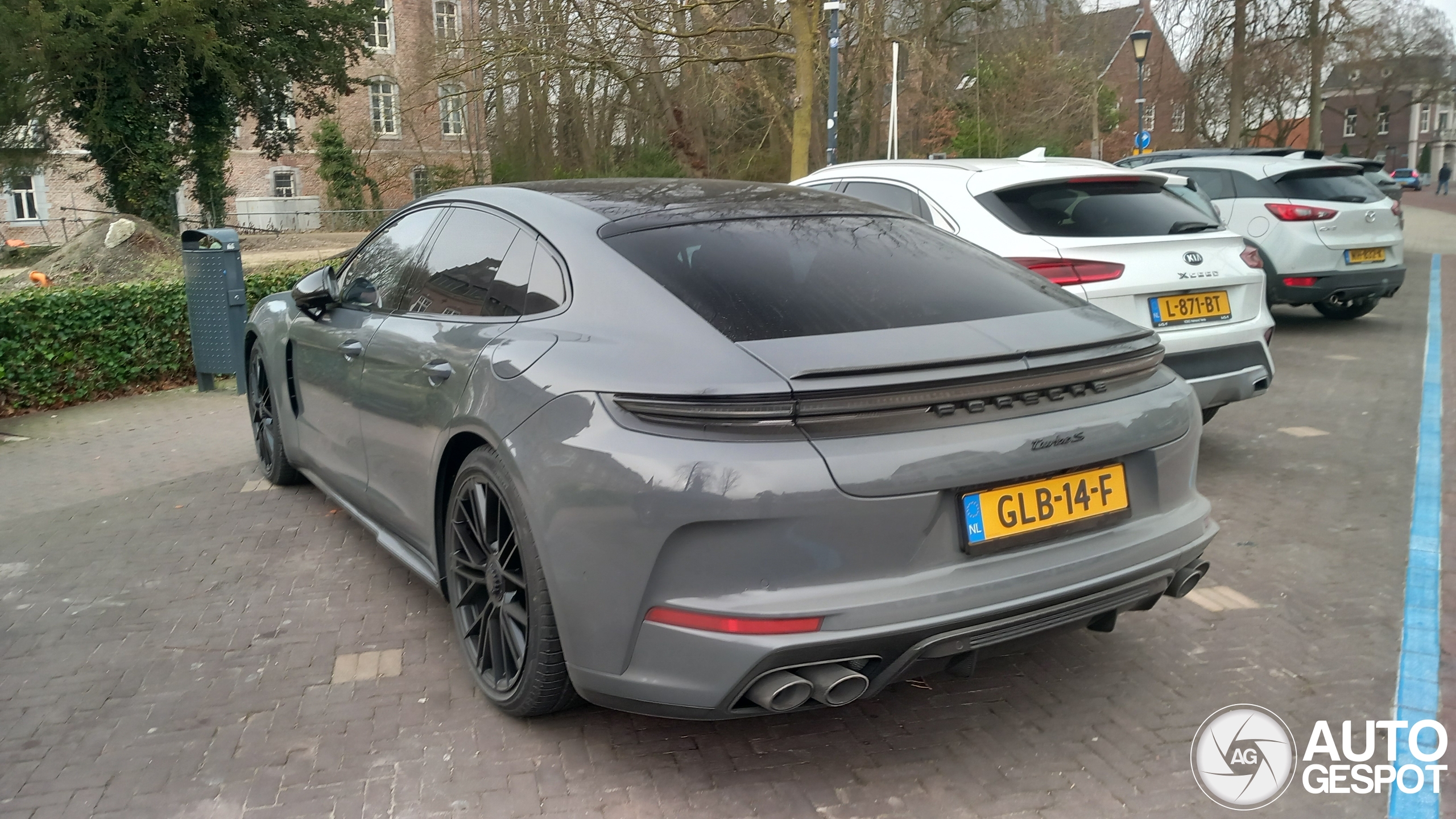 Porsche 972 Panamera Turbo S E-Hybrid - 27 January 2026 - Autogespot