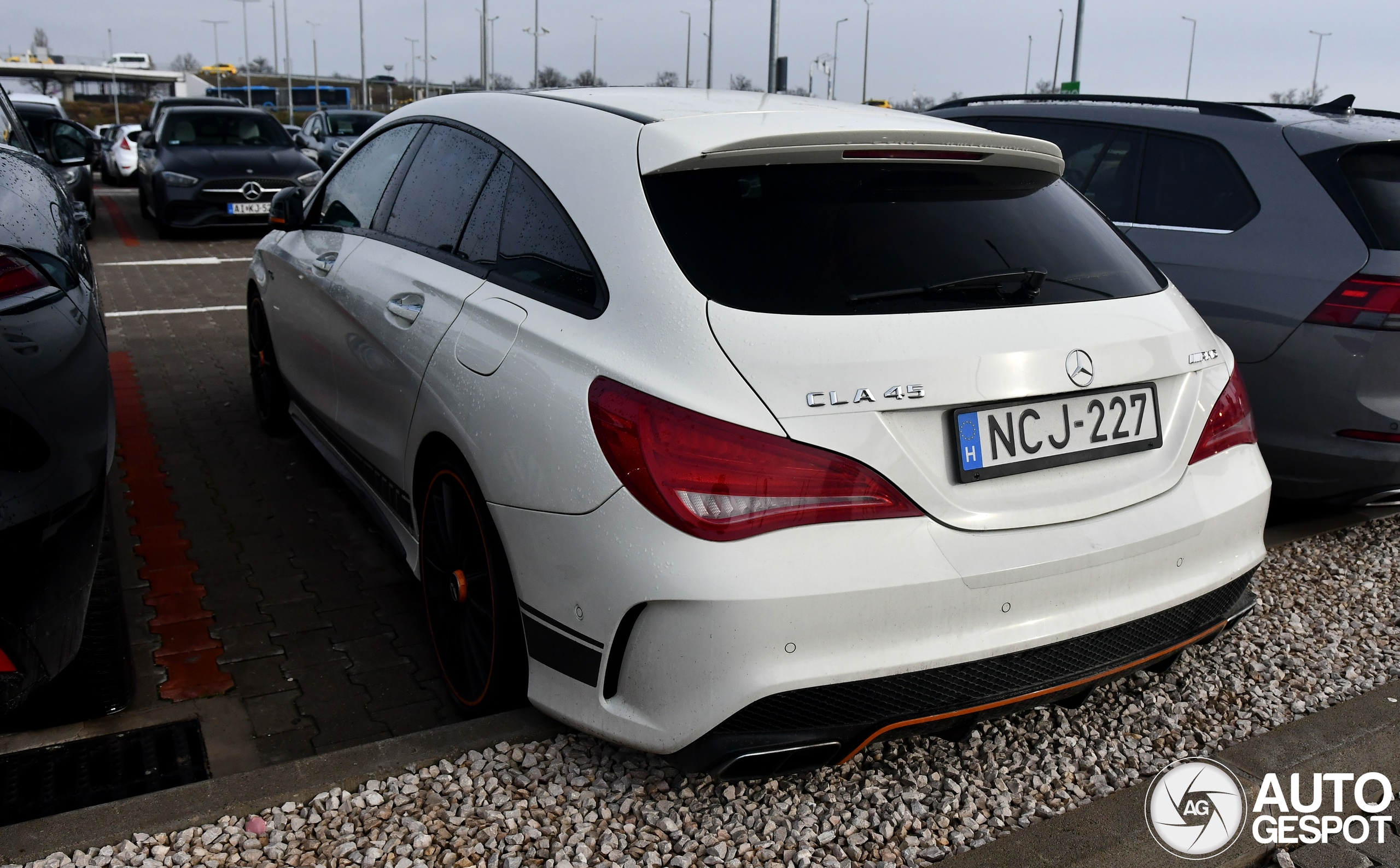 Mercedes-Benz CLA 45 AMG Shooting Brake OrangeArt Edition - 08 February ...