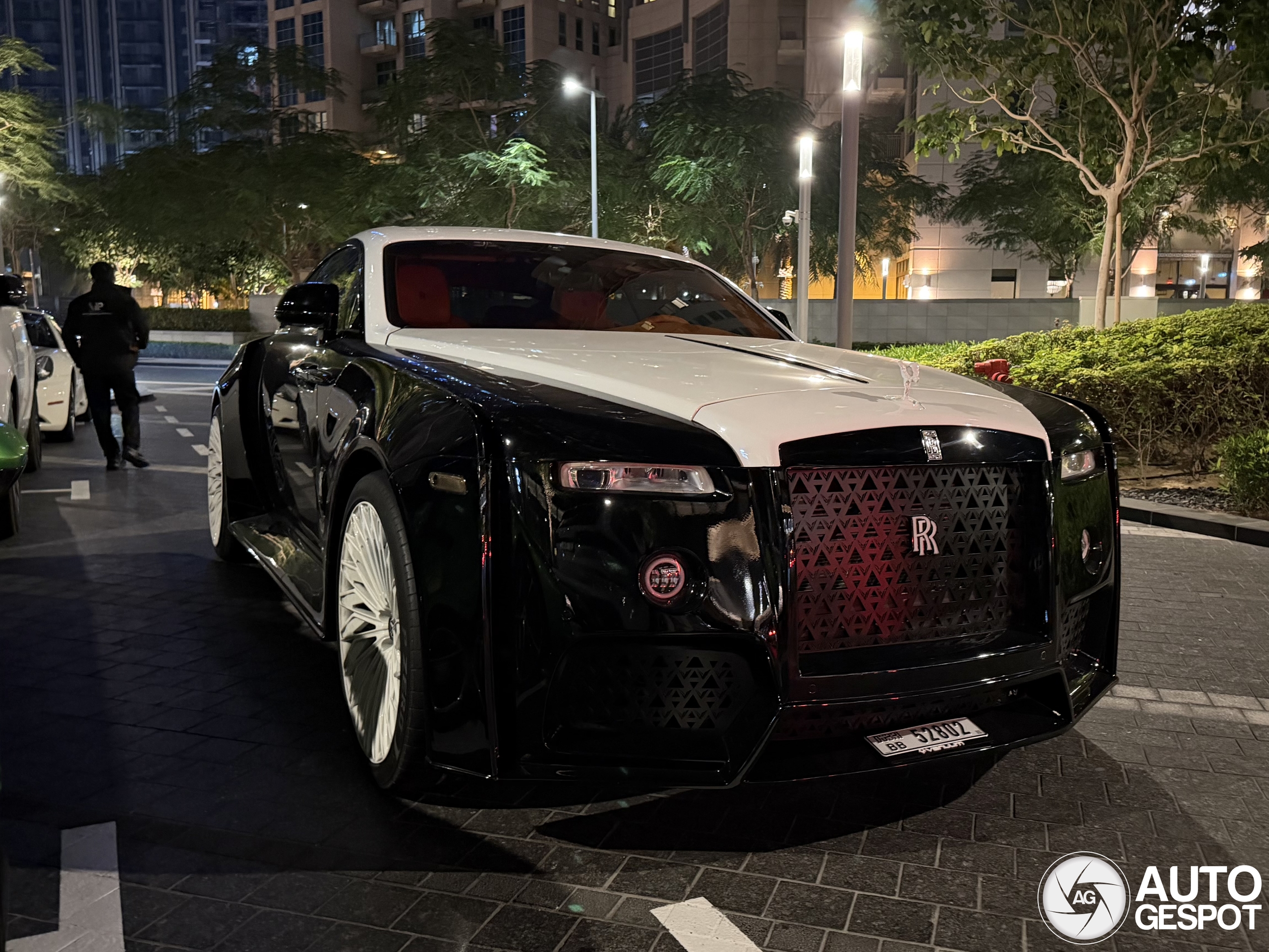 Rolls-Royce Wraith Series II Venuum Black Apollo White & Black Edition ...