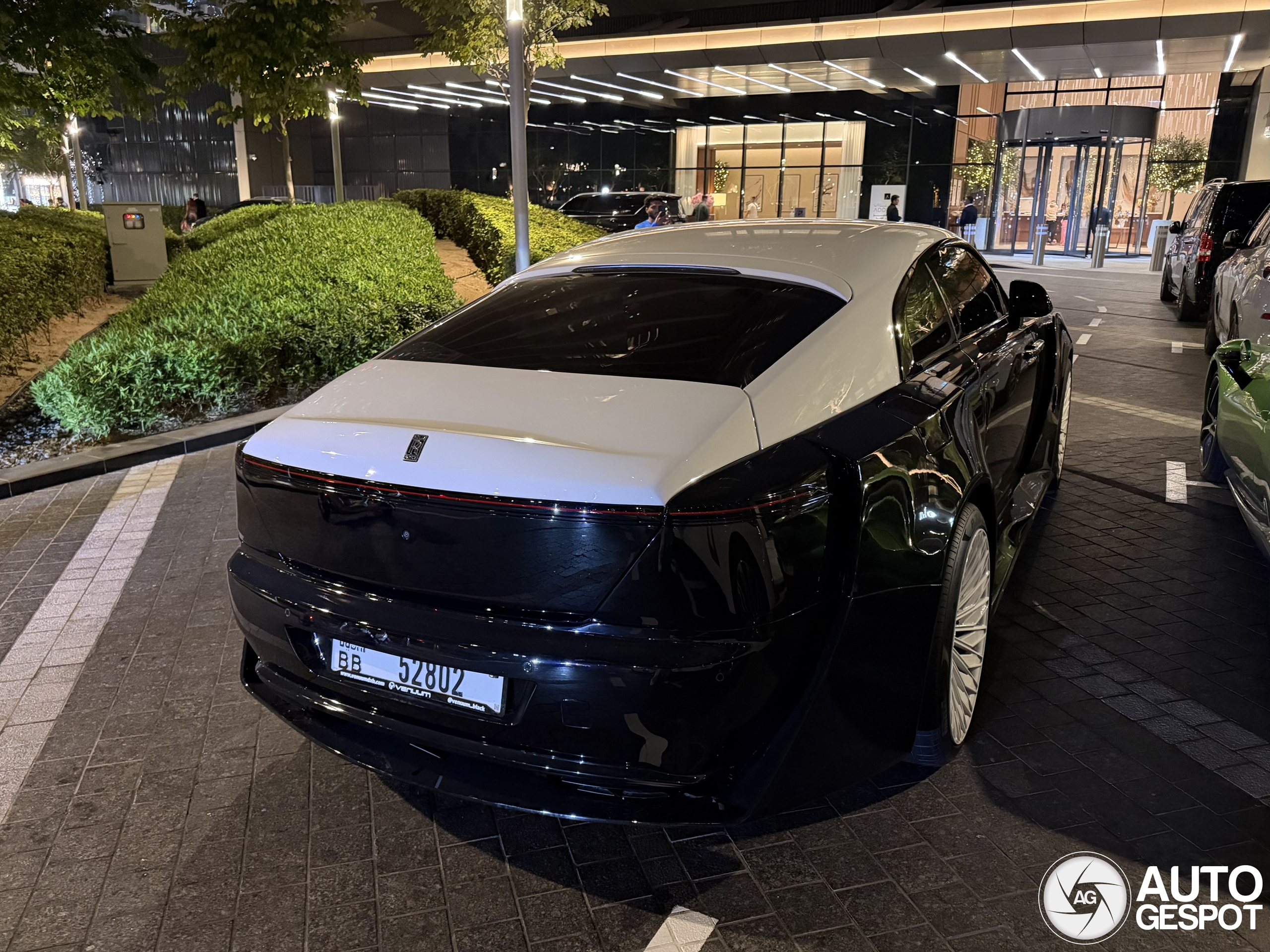 Rolls-Royce Wraith Series II Venuum Black Apollo White & Black Edition ...