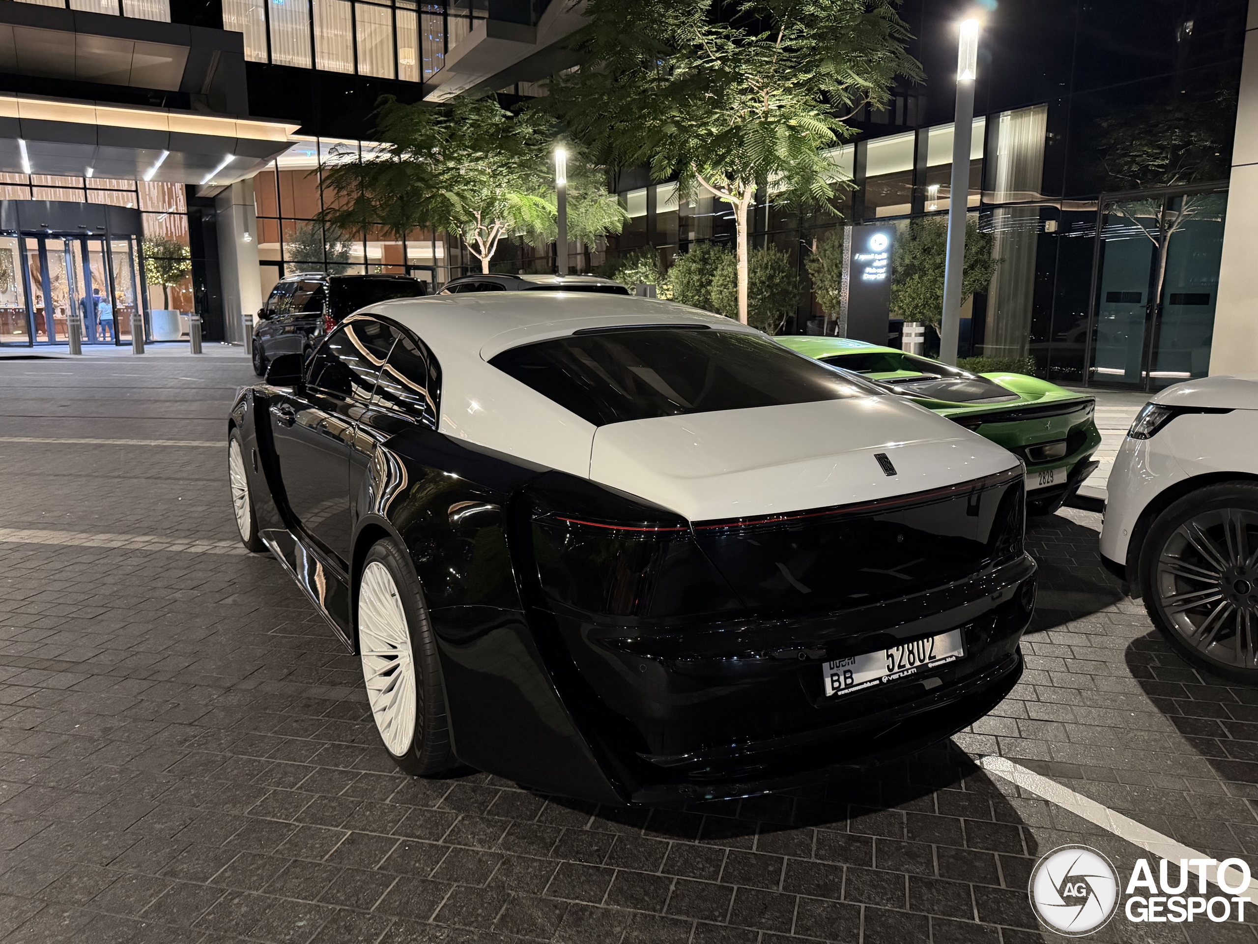 Rolls-Royce Wraith Series II Venuum Black Apollo White & Black Edition ...