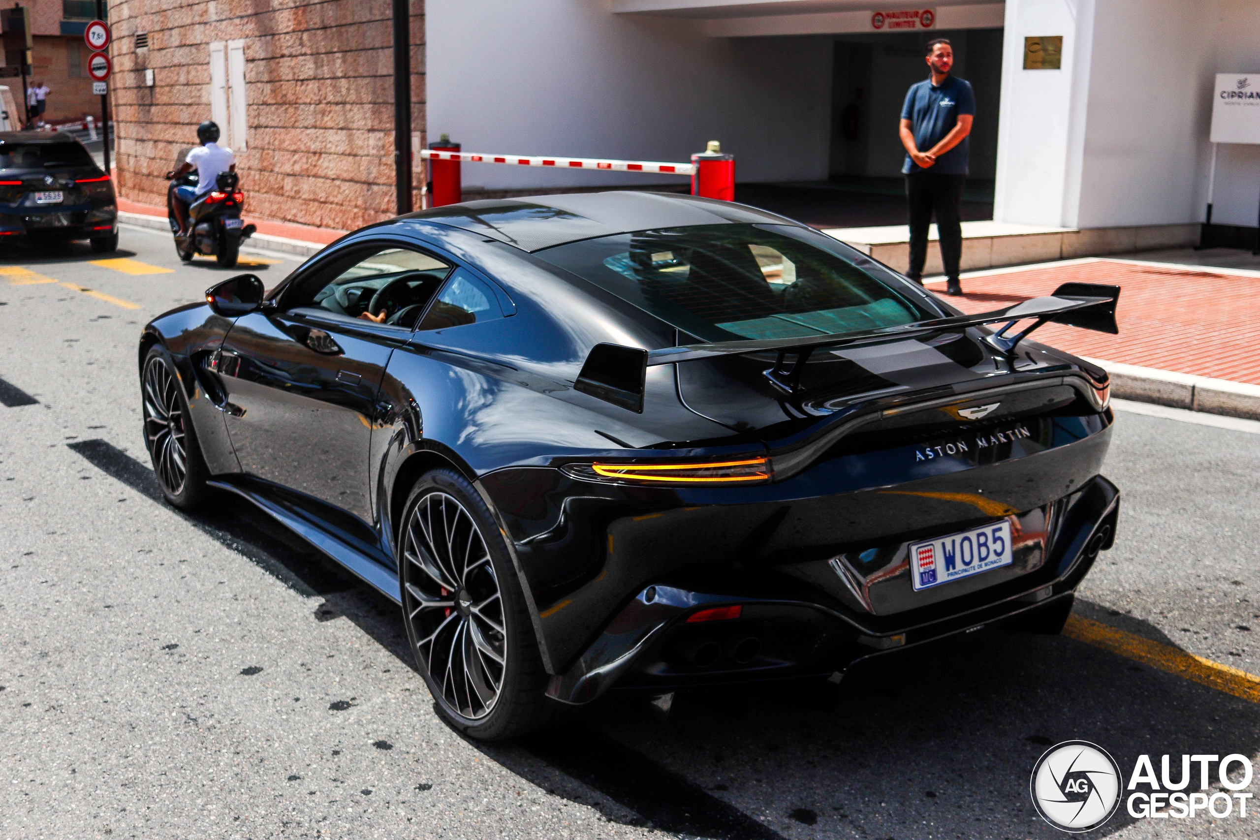 Aston Martin V8 Vantage Formula 1 Edition - 02 March 2026 - Autogespot