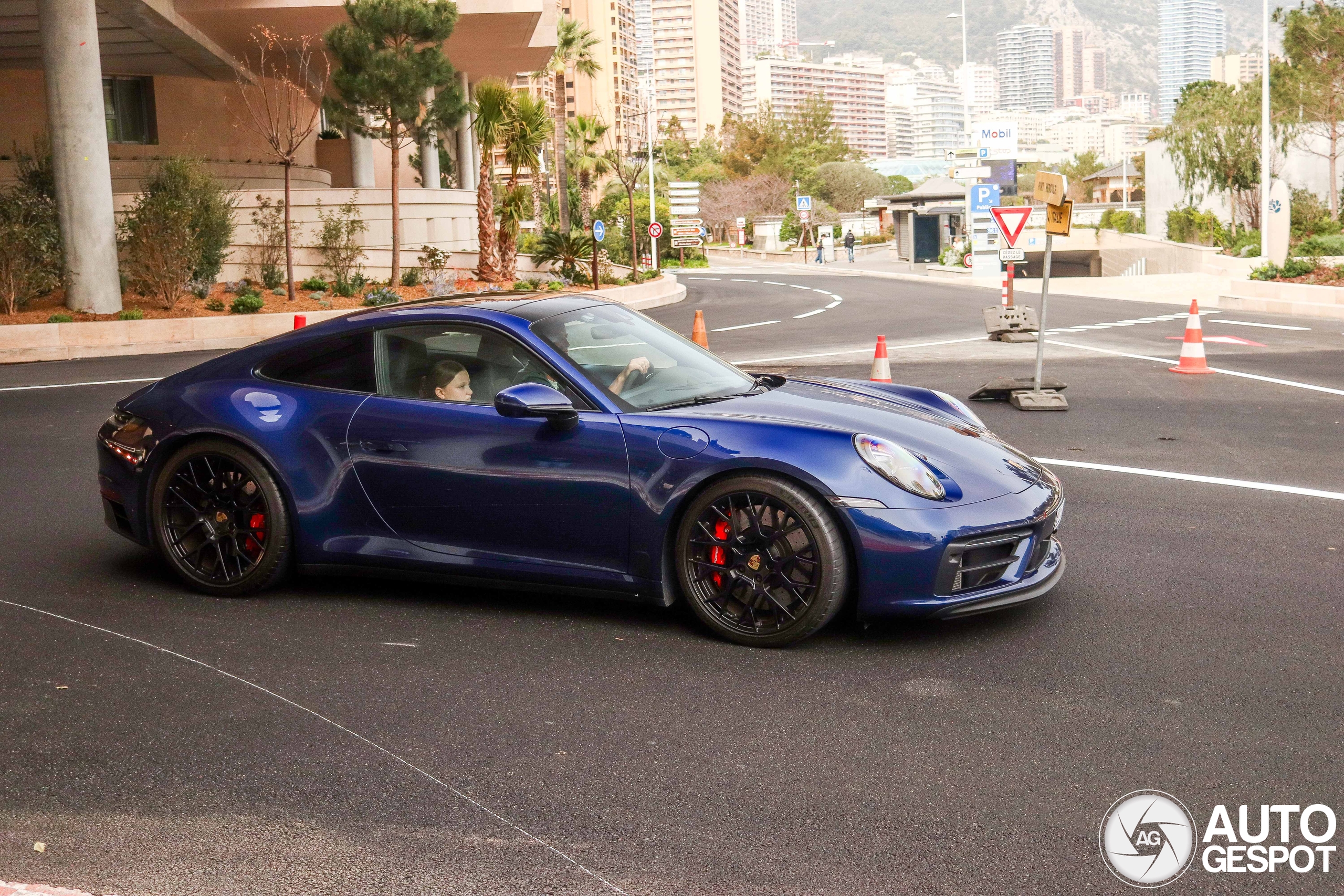 Porsche 992 Carrera 4 GTS MkI - 30 April 2026 - Autogespot