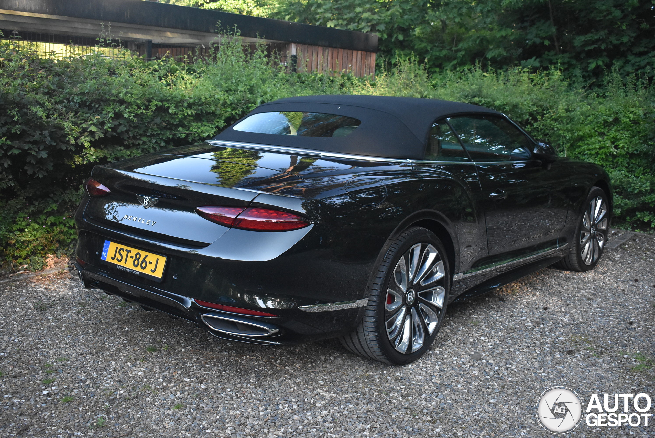 Bentley Continental GTC 2025 Dutch Masters Collection - 26 May 2026 ...