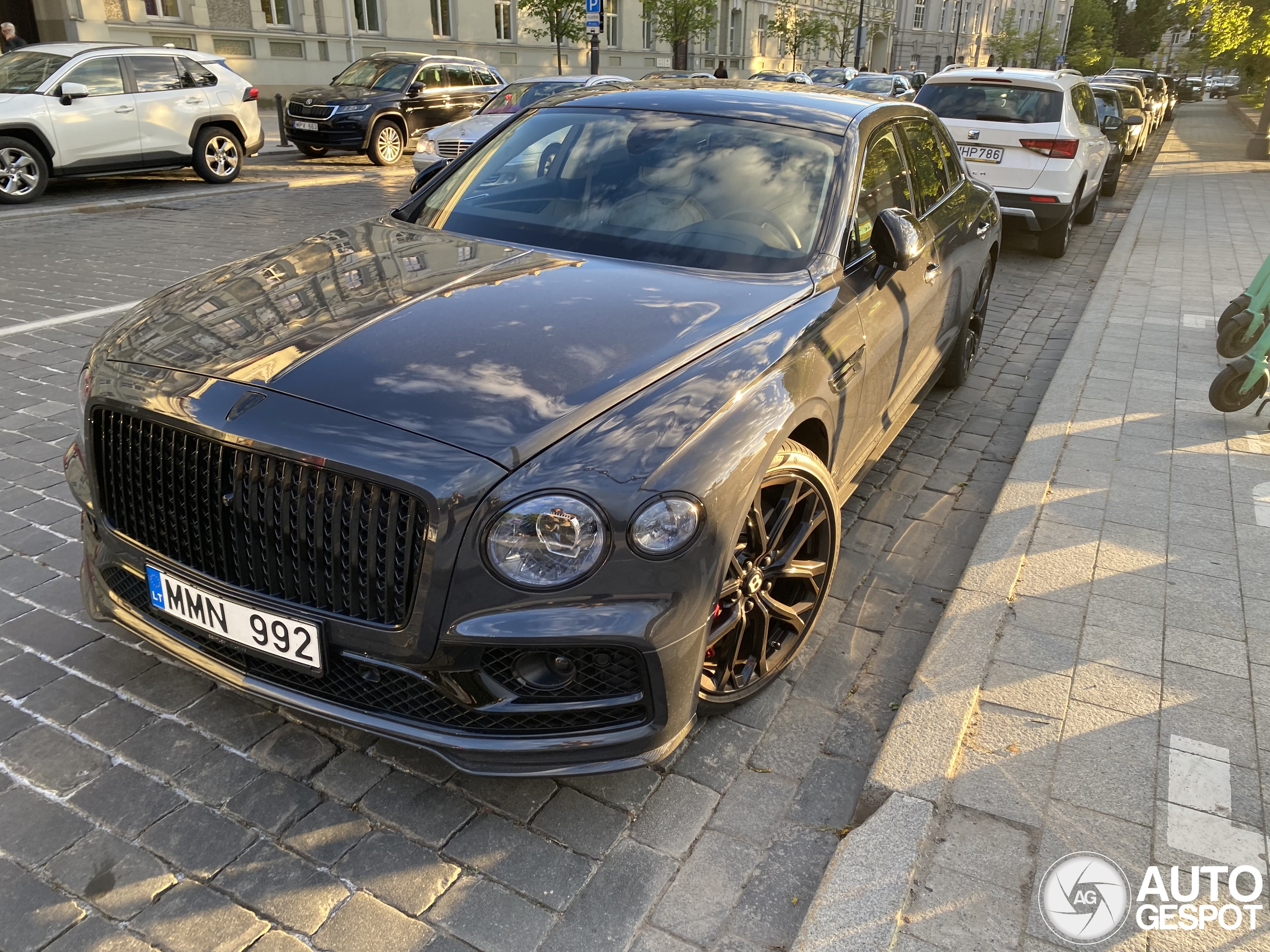 Bentley Flying Spur V8 S 2023 - 31 May 2026 - Autogespot