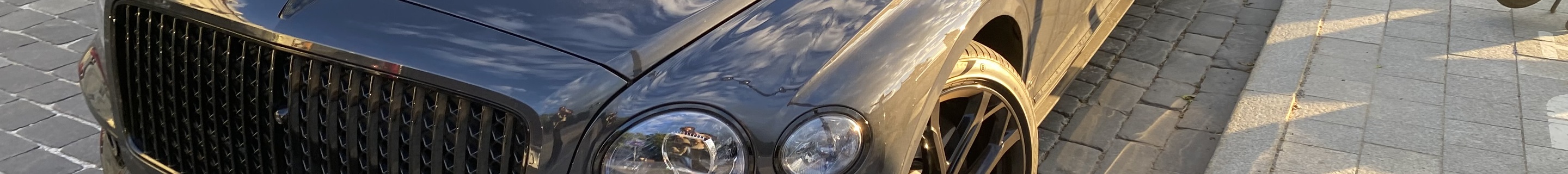 Bentley Flying Spur V8 S 2023 - 31 May 2026 - Autogespot