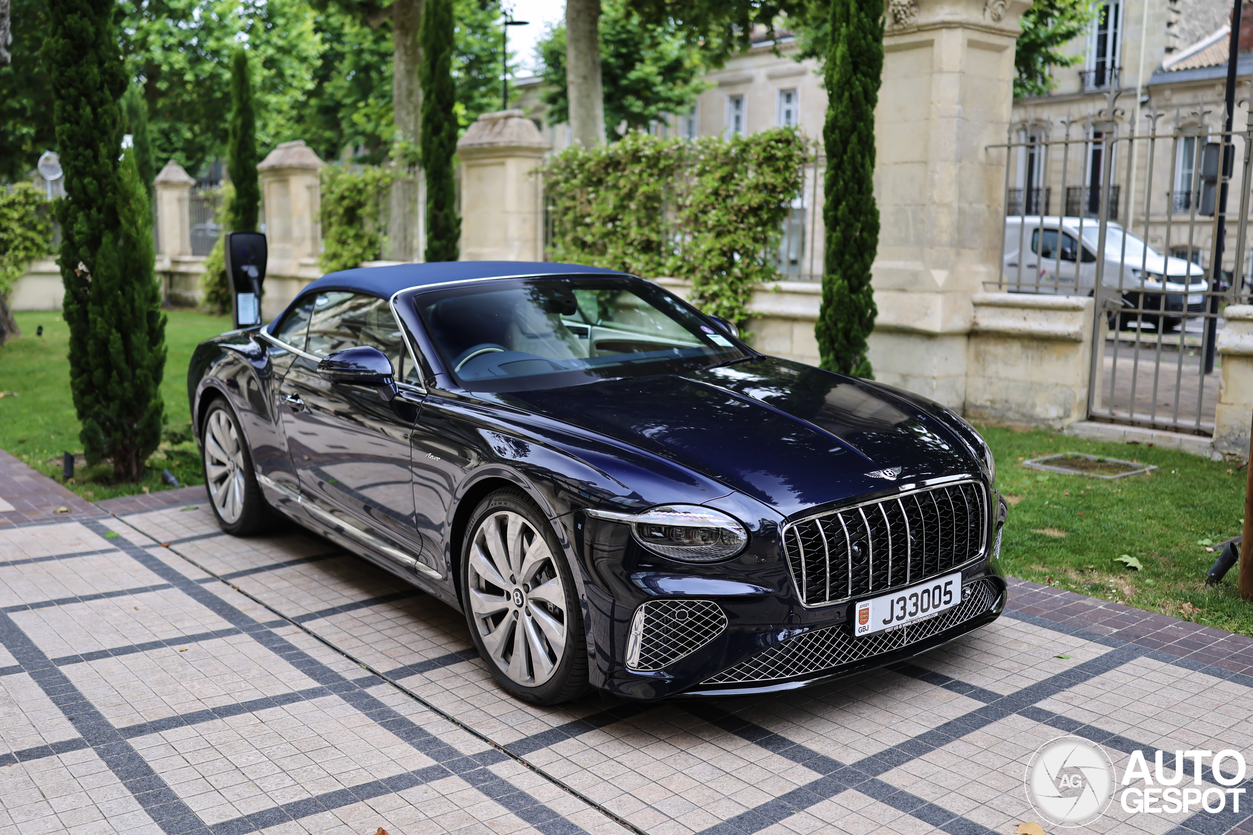 Bentley Continental GTC Azure 2025 - 09 June 2026 - Autogespot