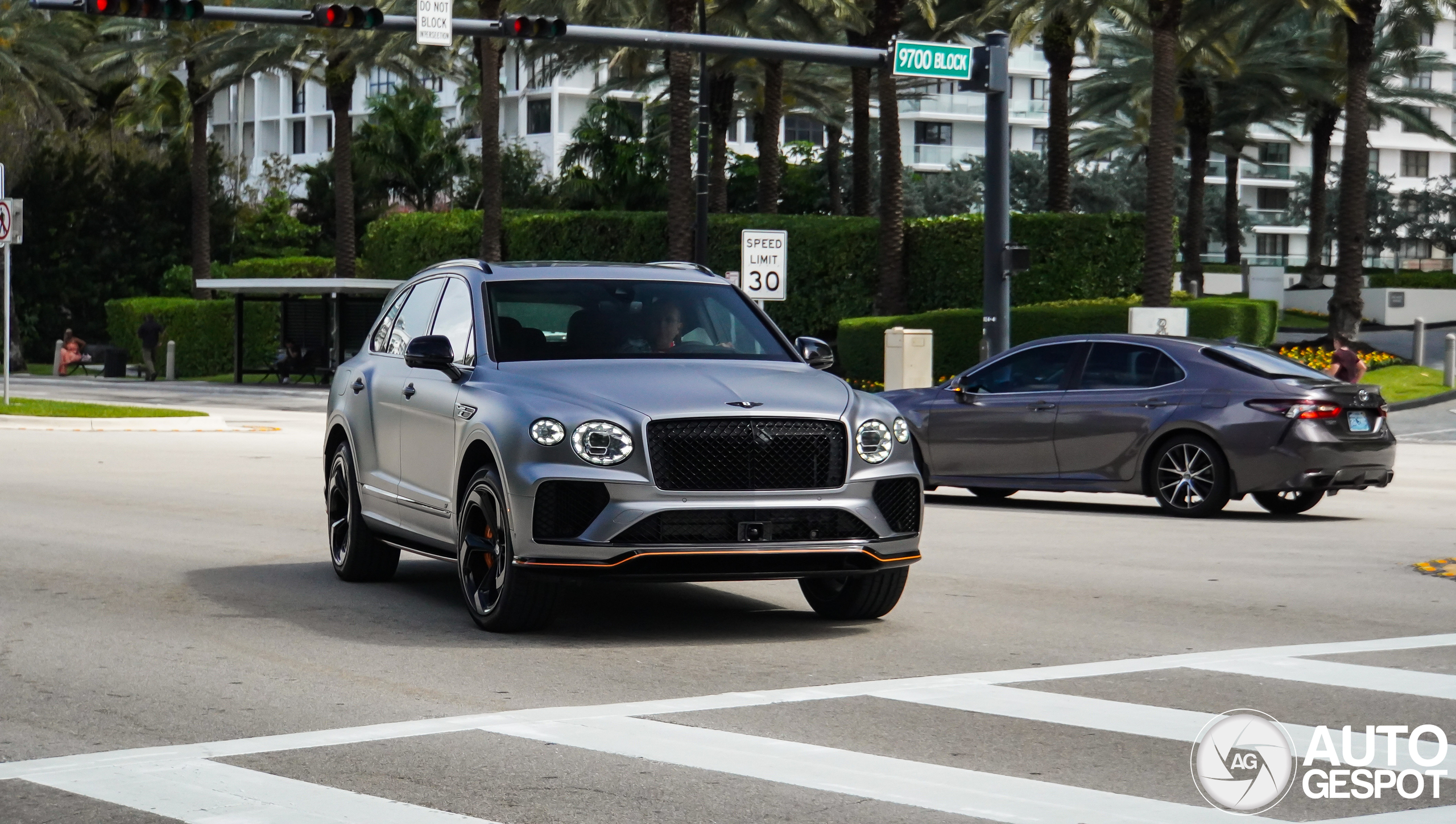 Bentley Bentayga V8 S 2024 Black Edition - 10 June 2026 - Autogespot