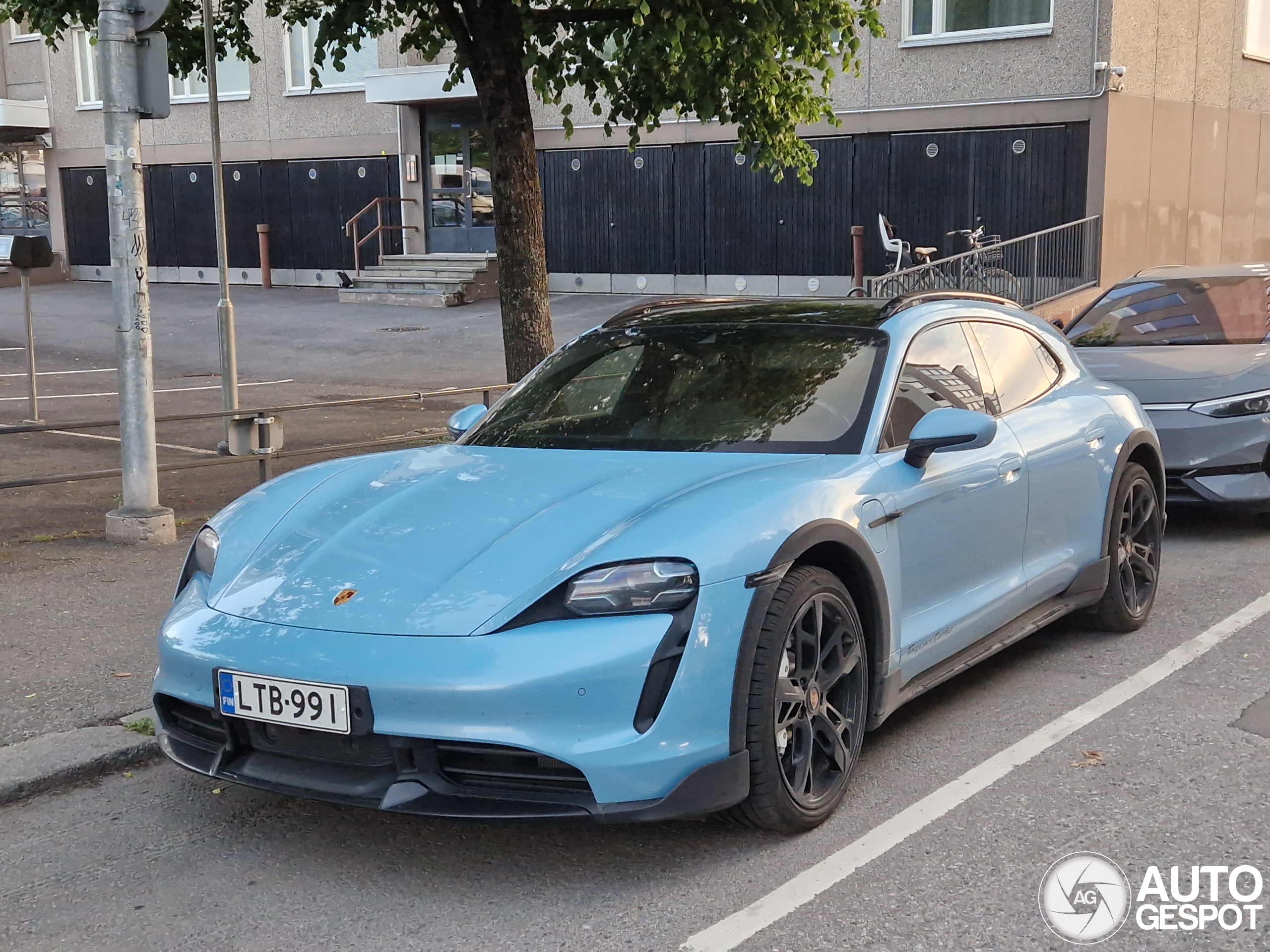 Porsche Taycan Turbo Cross Turismo MkI - 13 June 2026 - Autogespot