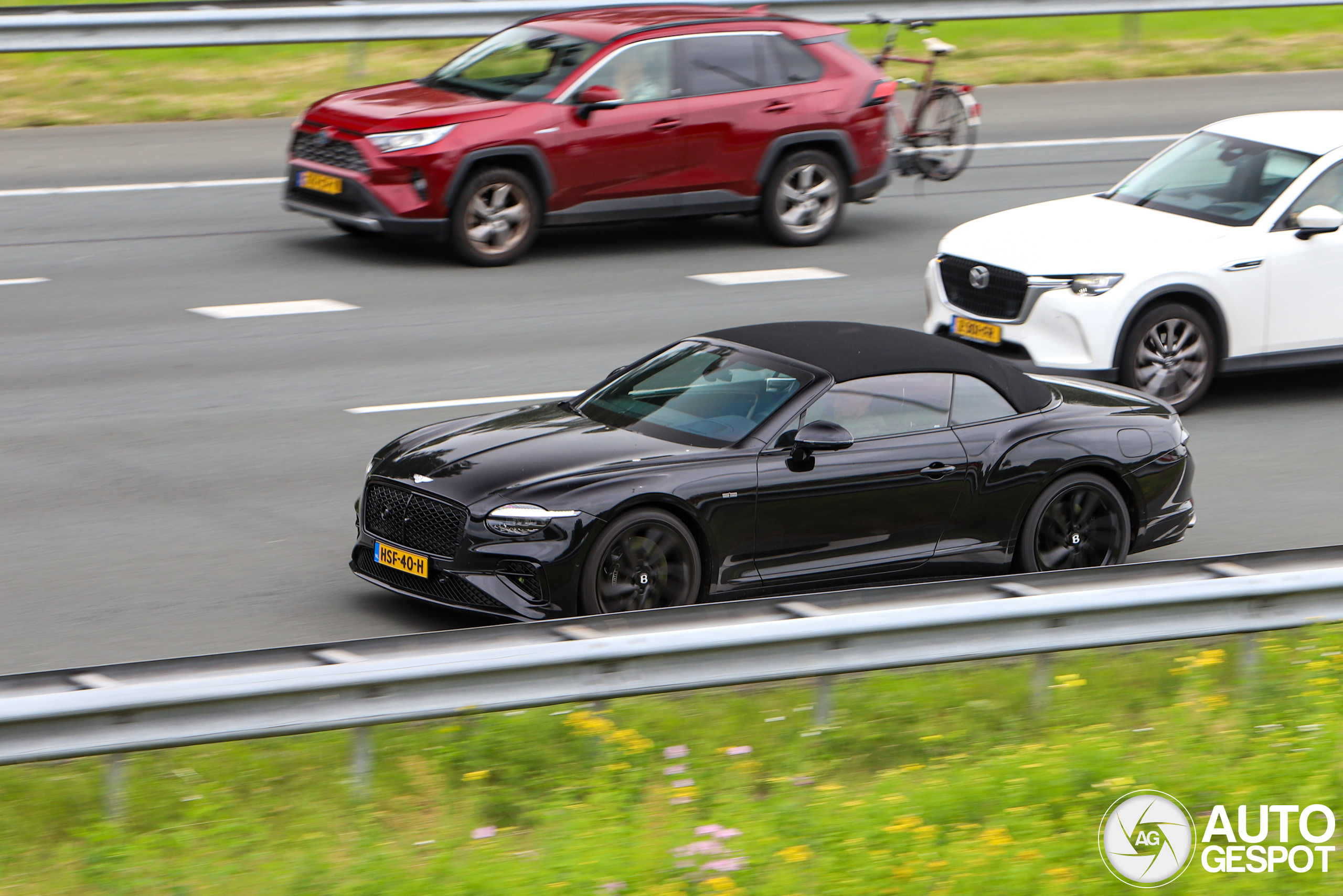 Bentley Continental GTC 2025 - 15 June 2026 - Autogespot