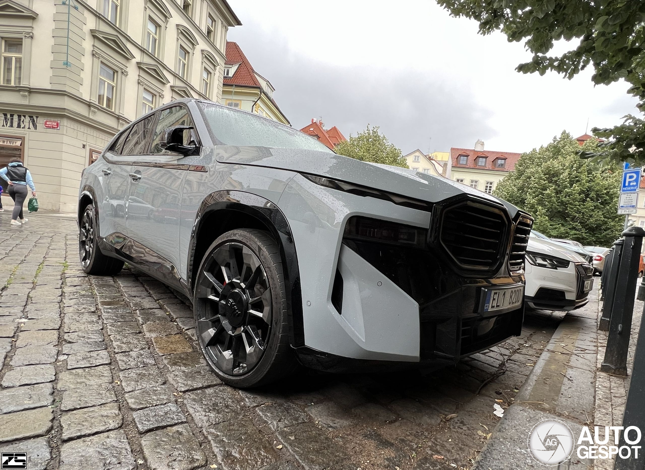 BMW XM G09 Label Red - 15 June 2026 - Autogespot