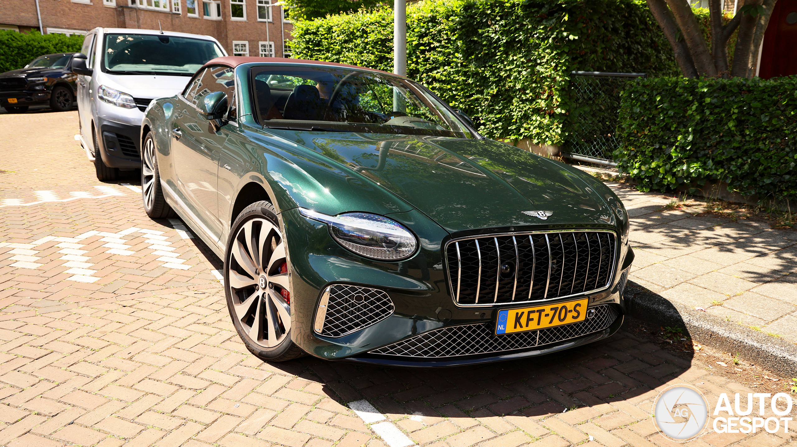 Bentley Continental GTC Azure 2025 - 17 June 2026 - Autogespot