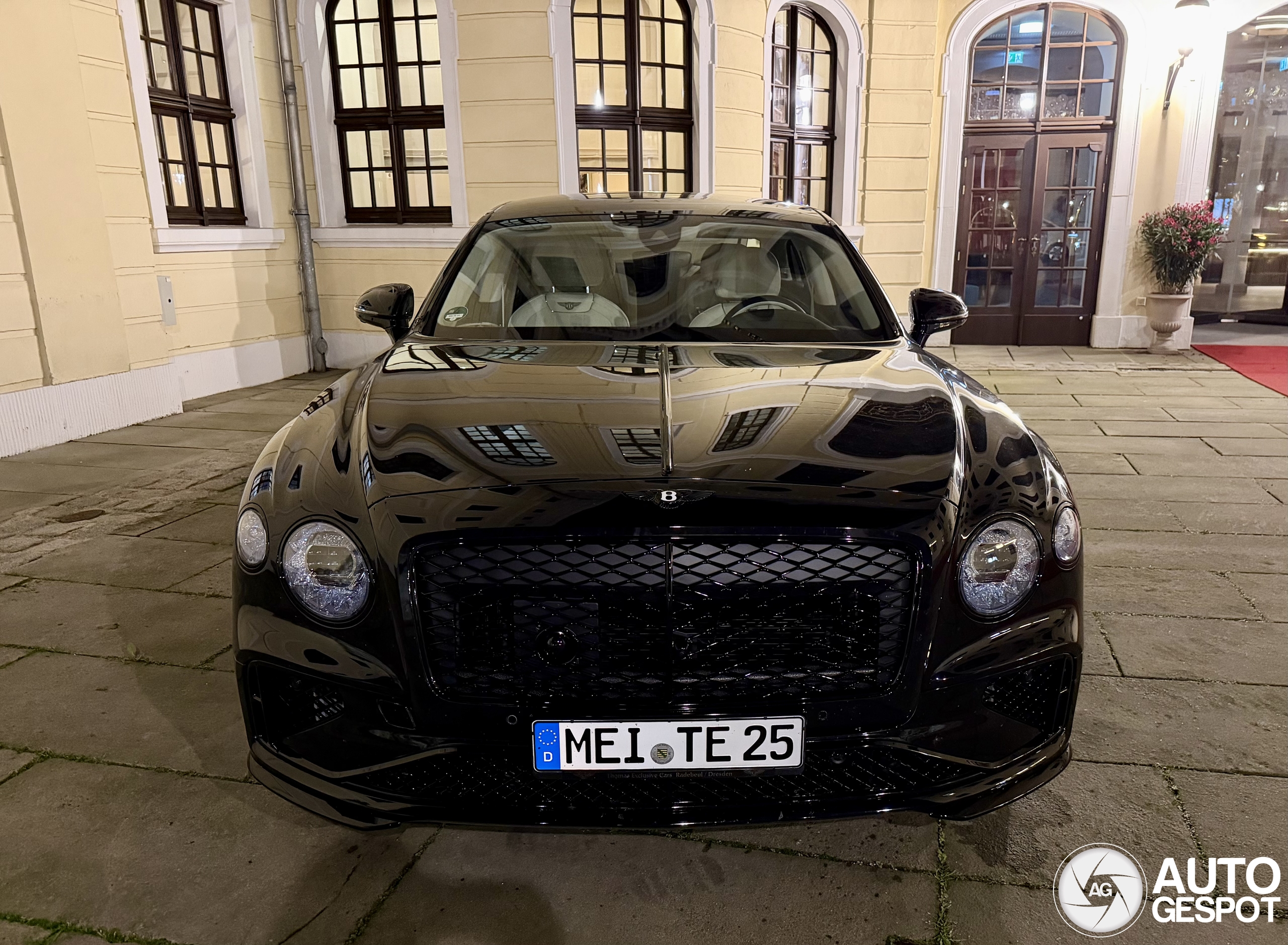 Bentley Flying Spur 2025 - 20 June 2026 - Autogespot